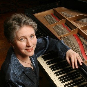 Discover our classical artist JANINA FIALKOWSKA | Harris & Wolff